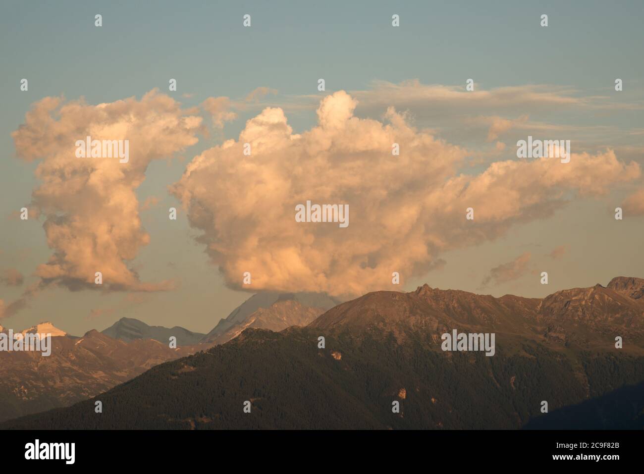 Unusual cloud shapes hi-res stock photography and images - Alamy