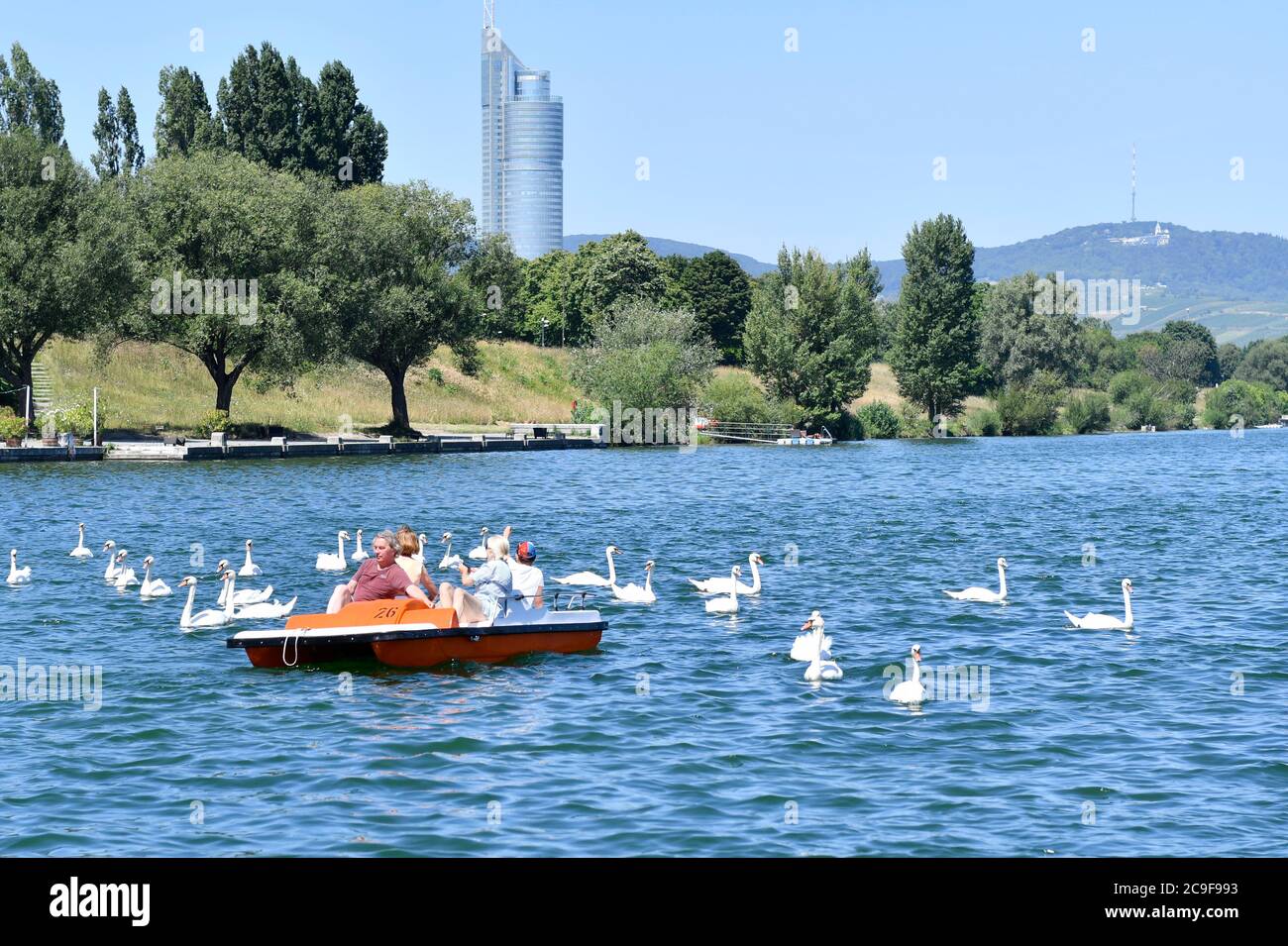 Hot summer temperatures hi-res stock photography and images - Alamy