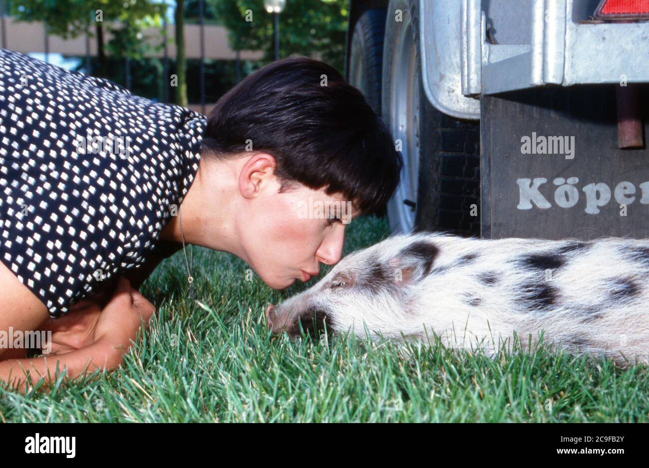 Raphaela Dell, neue Programmsprecherin beim ZDF in Mainz, tollt mit ...