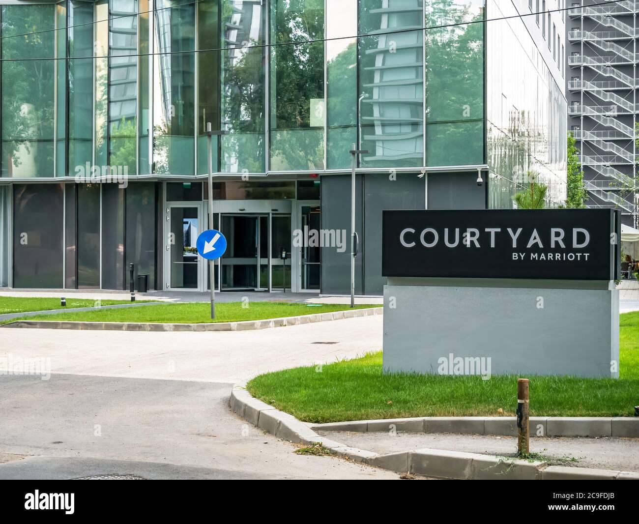 Courtyard marriott logo hi-res stock photography and images - Alamy