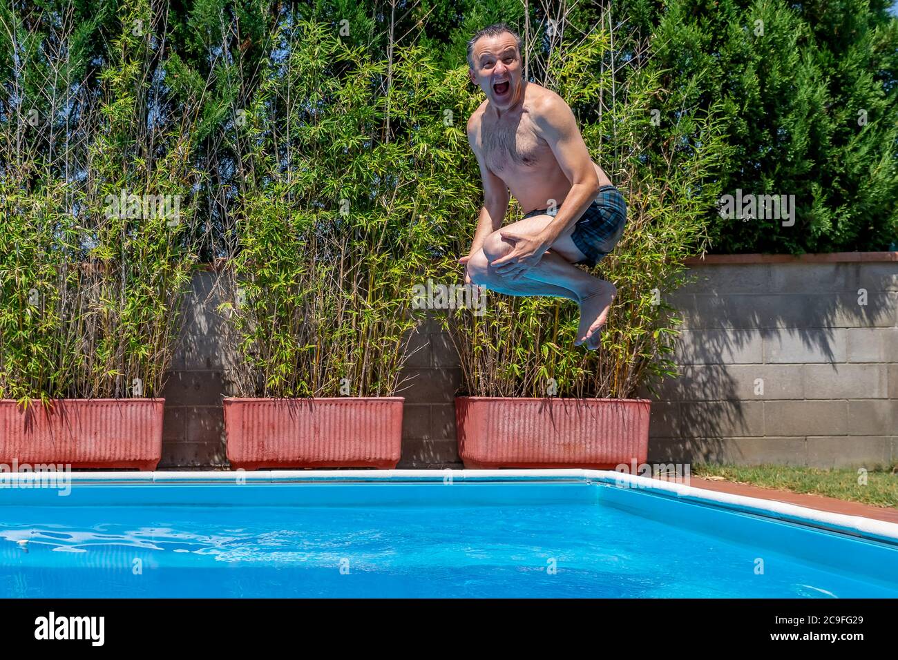 Dive swimming pool hi-res stock photography and images - Alamy