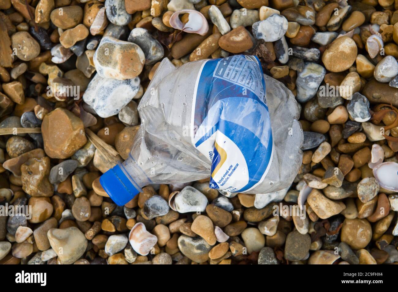 Litter on a beach hi-res stock photography and images - Alamy