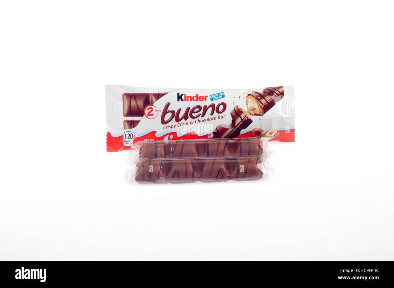 Kinder bueno crispy creamy chocolate bar Stock Photo - Alamy