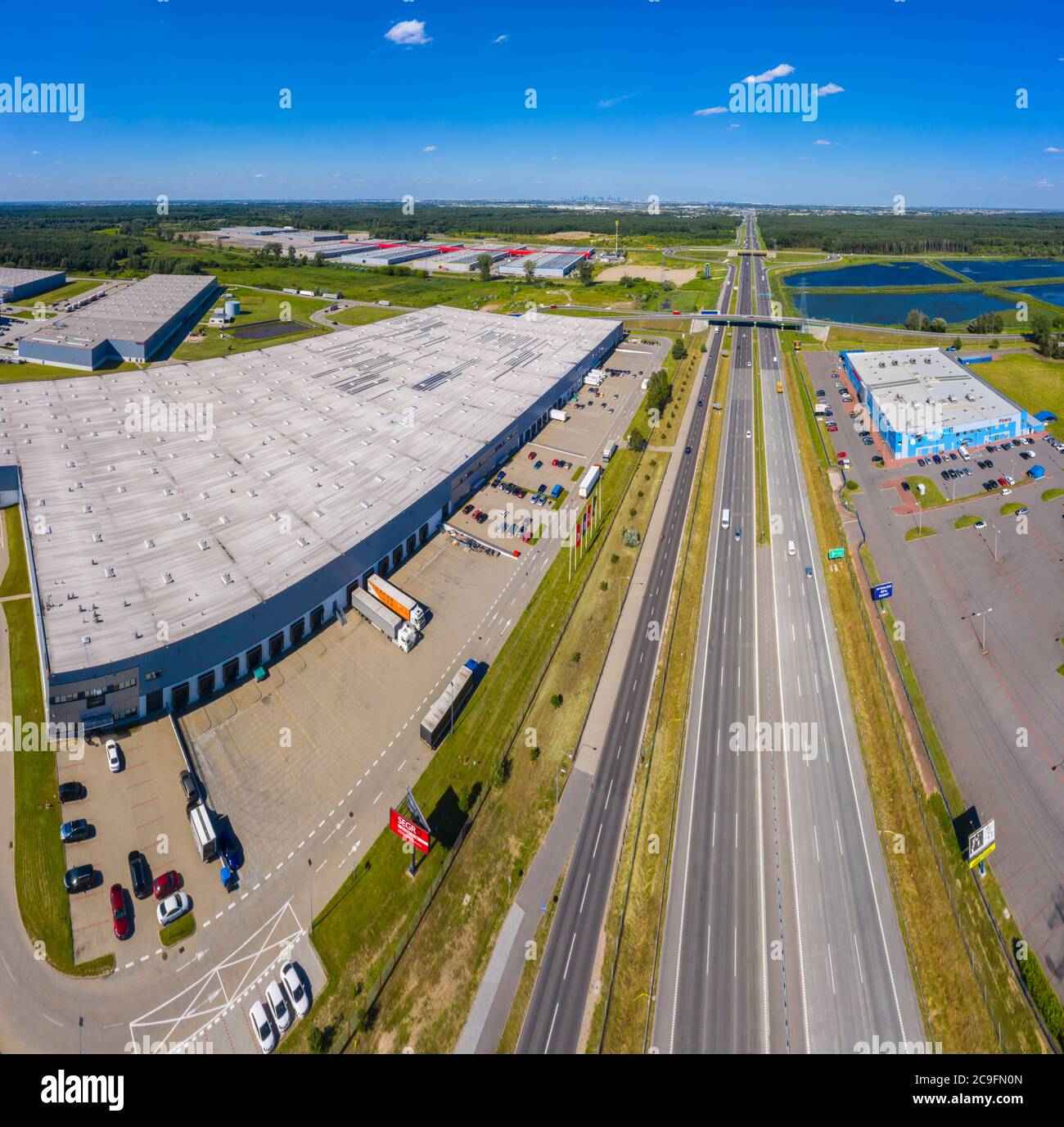 Logistics park loading hub trailers hi-res stock photography and images ...