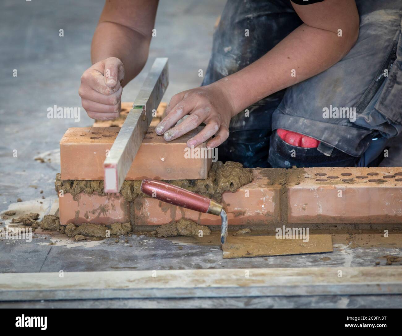 Bricklayer hi-res stock photography and images - Alamy