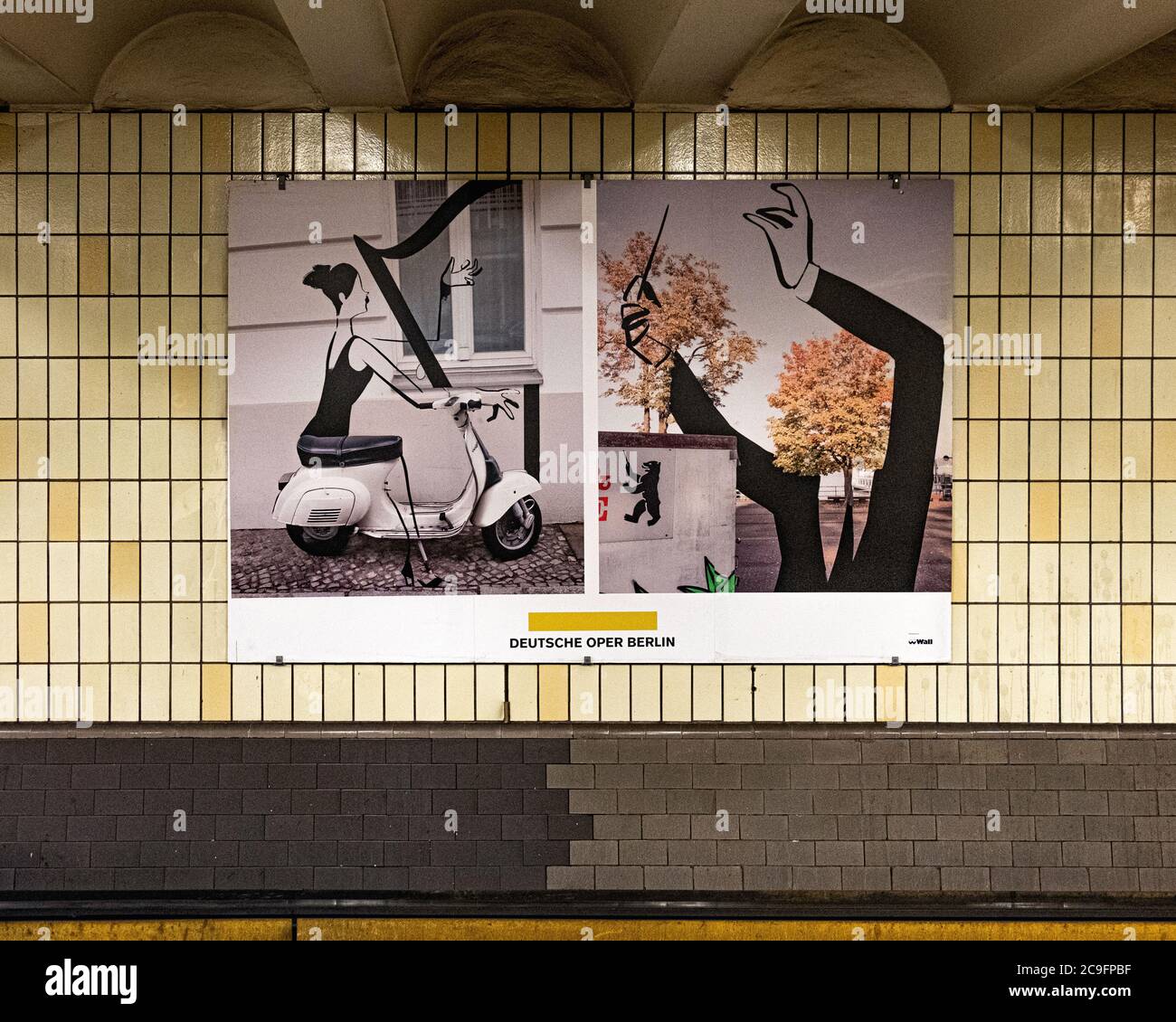 U Stadtmitte U-Bahn underground railway station interior Station name ...