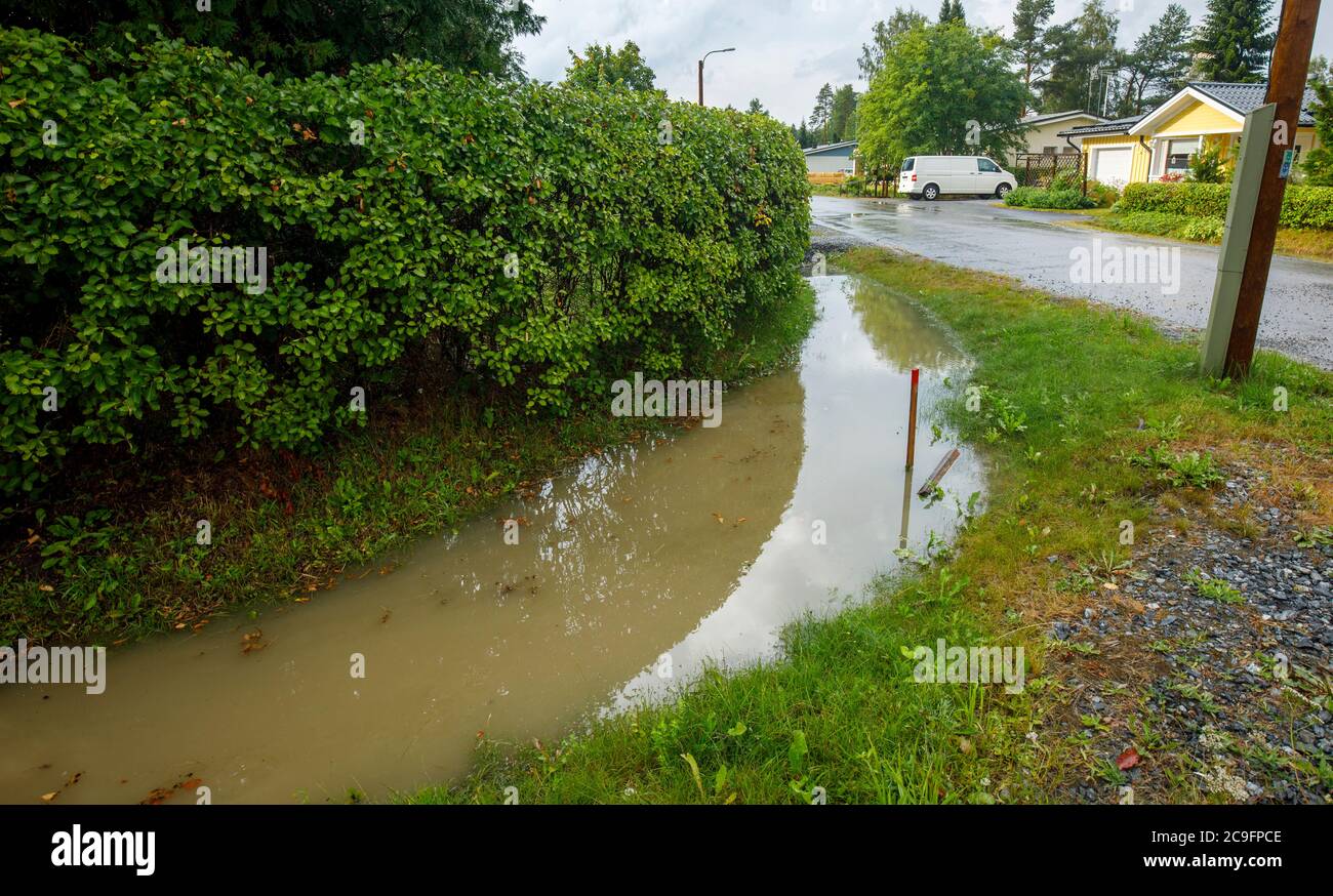 Full gutter hi-res stock photography and images - Alamy