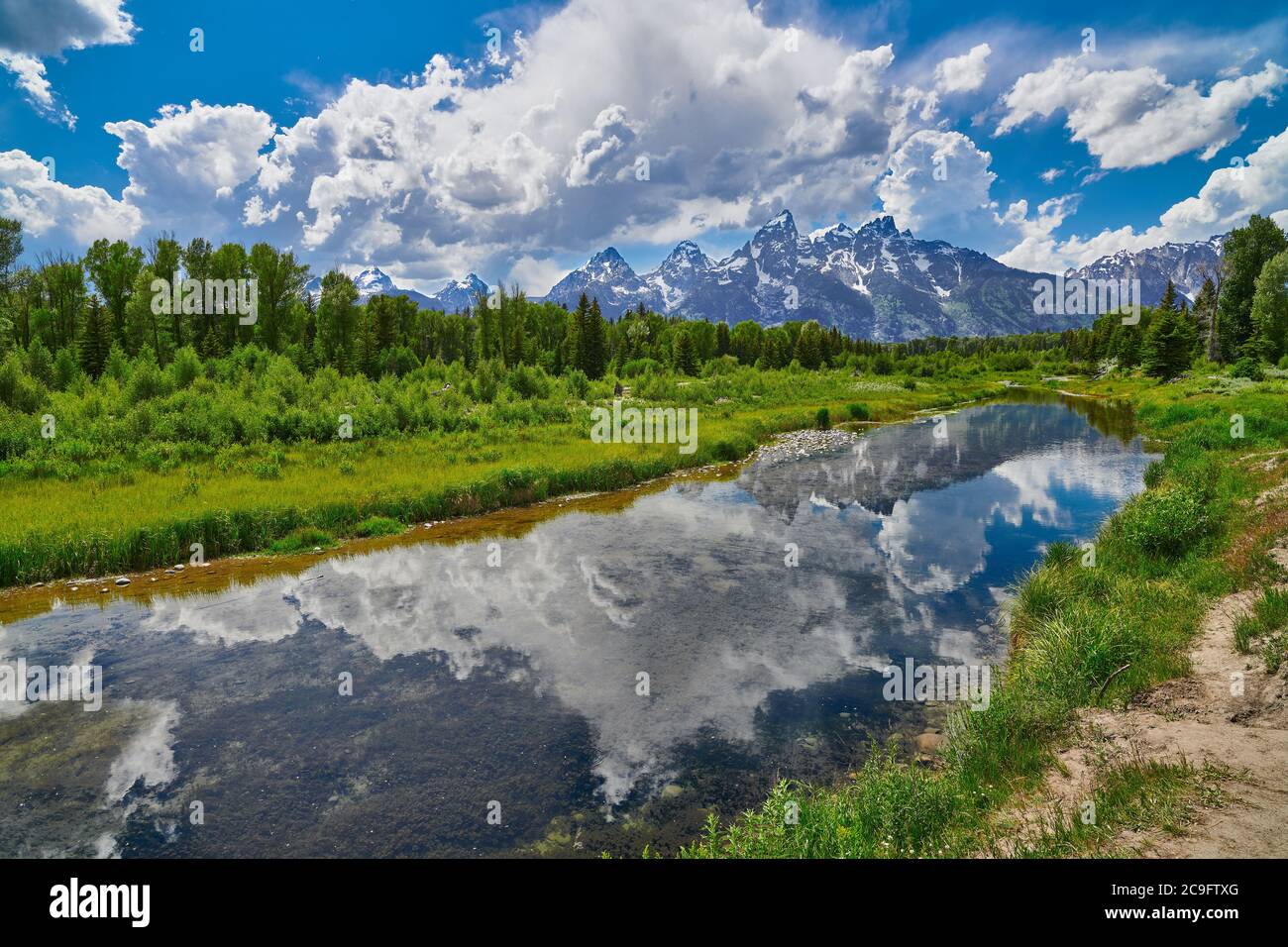 Snake River with the Grand Teton Mountains at Grand Teton National Park ...