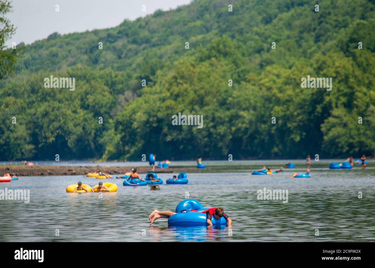 Delaware river tubing hi-res stock photography and images - Alamy
