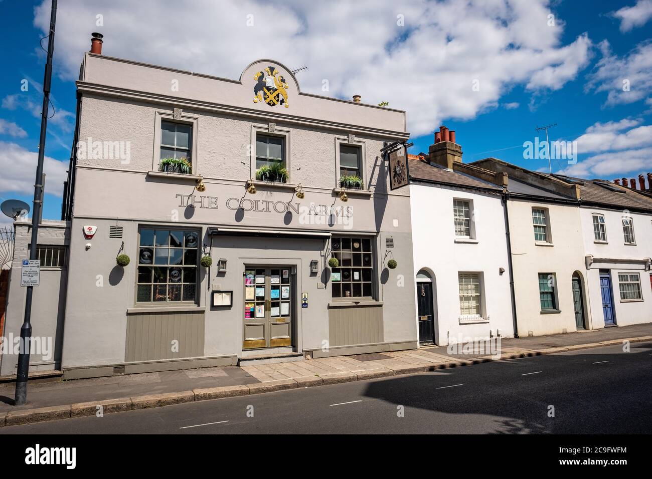 Pub fulham hi-res stock photography and images - Alamy