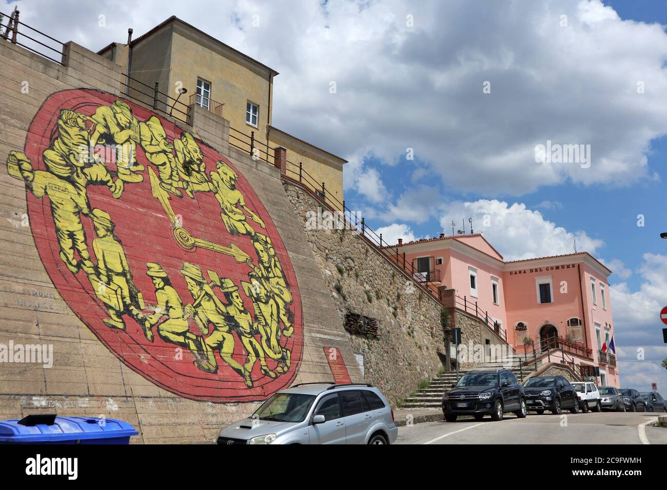 Calitri - Murales nella piazza del municipio Stock Photo - Alamy