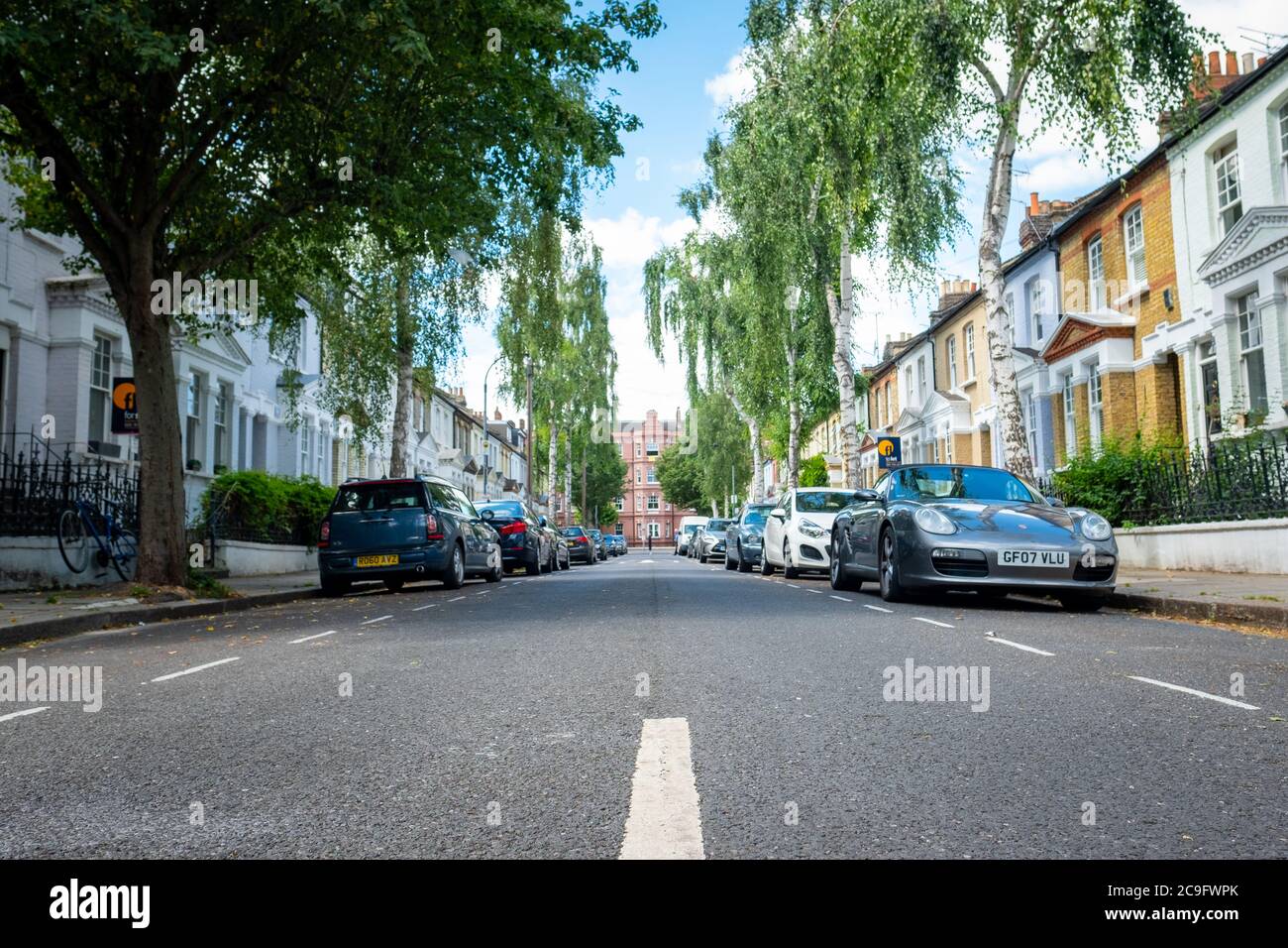 Attractive street of residential terraced houses on Kensington, West ...