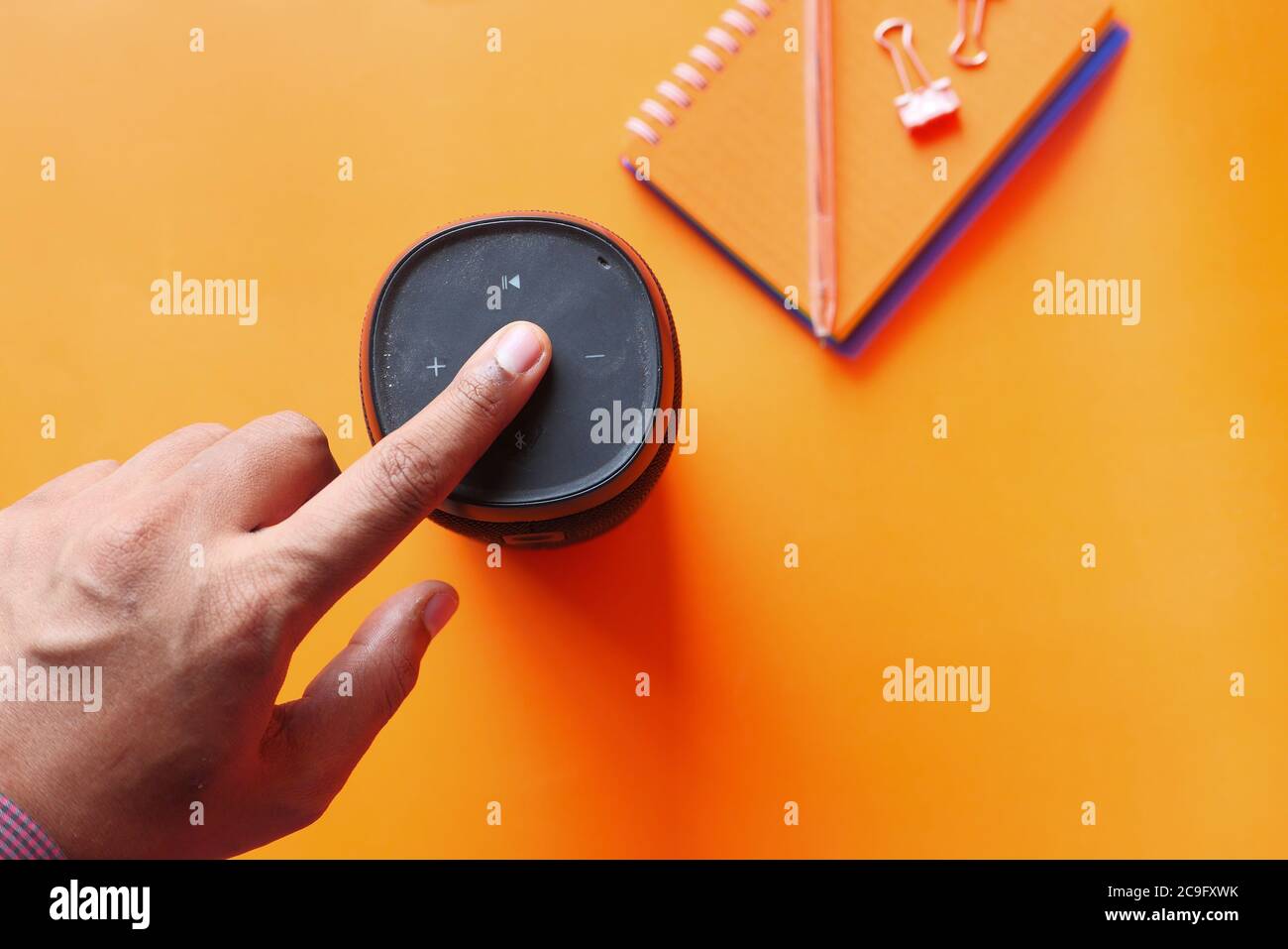 Speaker hand hi-res stock photography and images - Alamy