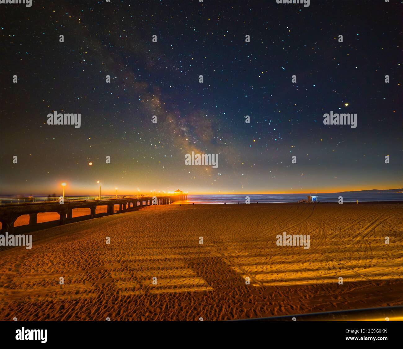 Starry night over Manhattan Beach shore, Los Angeles. Southern ...