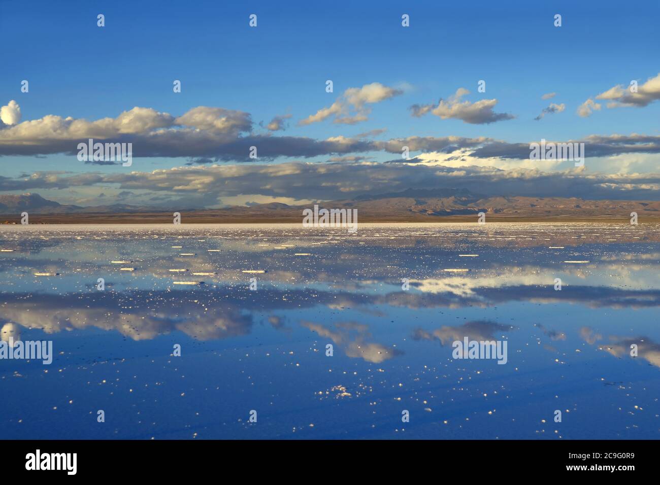 Amazing salar de uyuni mirror hi-res stock photography and images - Alamy