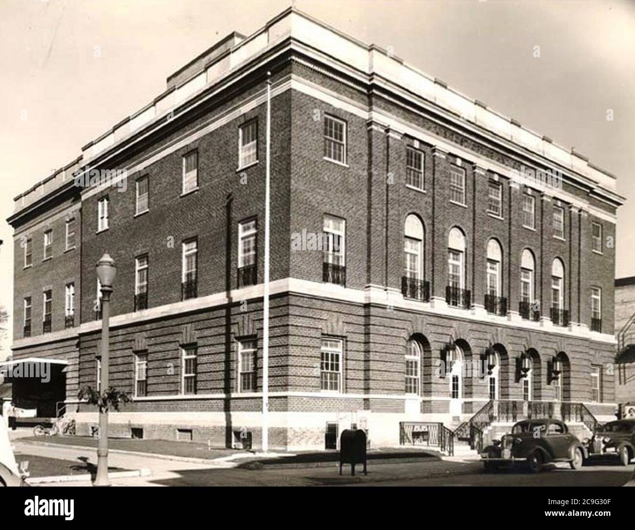 Federal courthouse art hi-res stock photography and images - Alamy