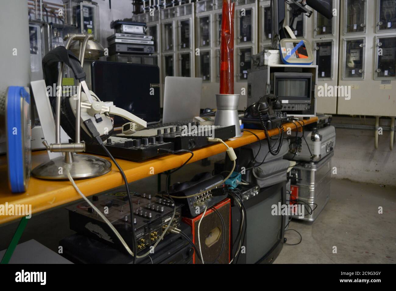 Metallic archive hi-res stock photography and images - Alamy