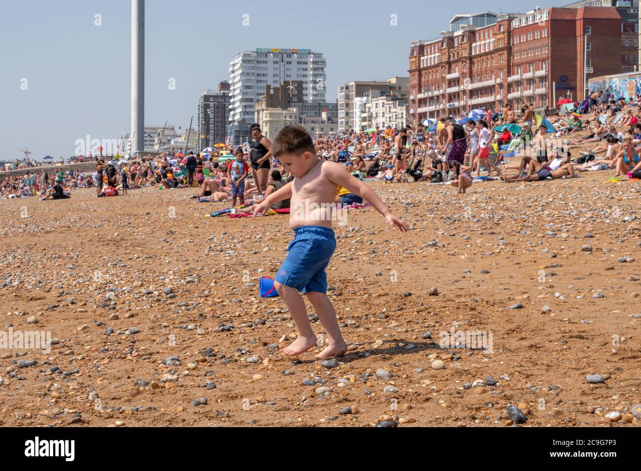 Brighton beach walks hi-res stock photography and images - Alamy