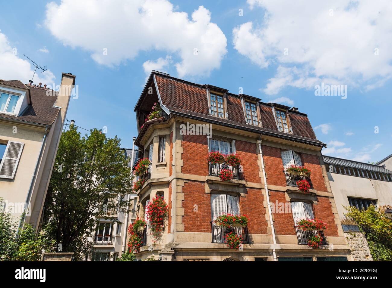 Picturesque buildings in Montmartre neighborhood. Paris, France Stock ...