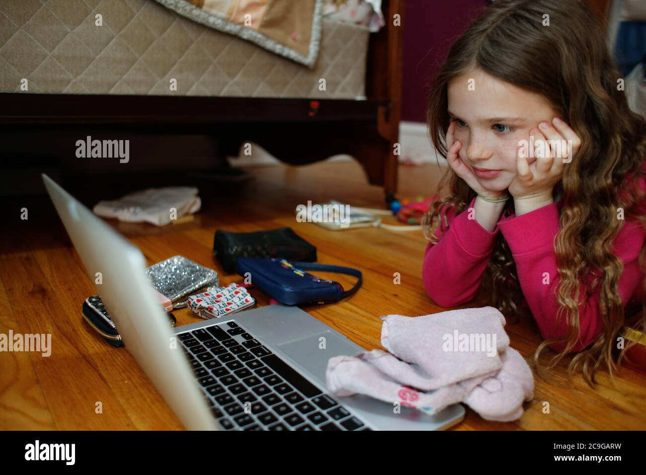 Teen elearning hi-res stock photography and images - Alamy