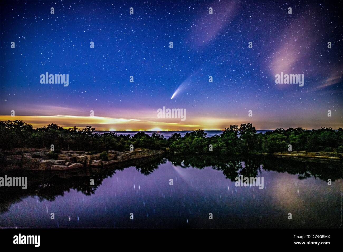 Tails of comets hi-res stock photography and images - Alamy