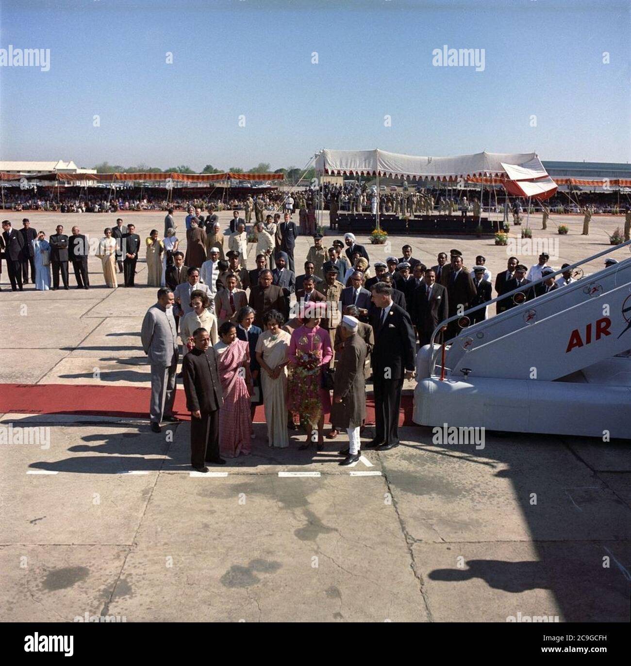 Jacqueline Kennedy arrives in New Delhi, India Stock Photo - Alamy