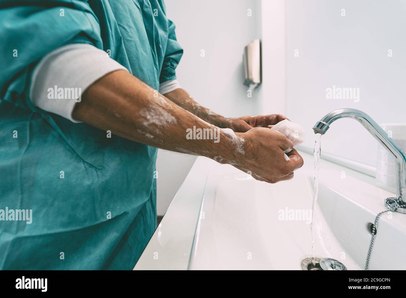 Nurse washing hands sink hi-res stock photography and images - Alamy