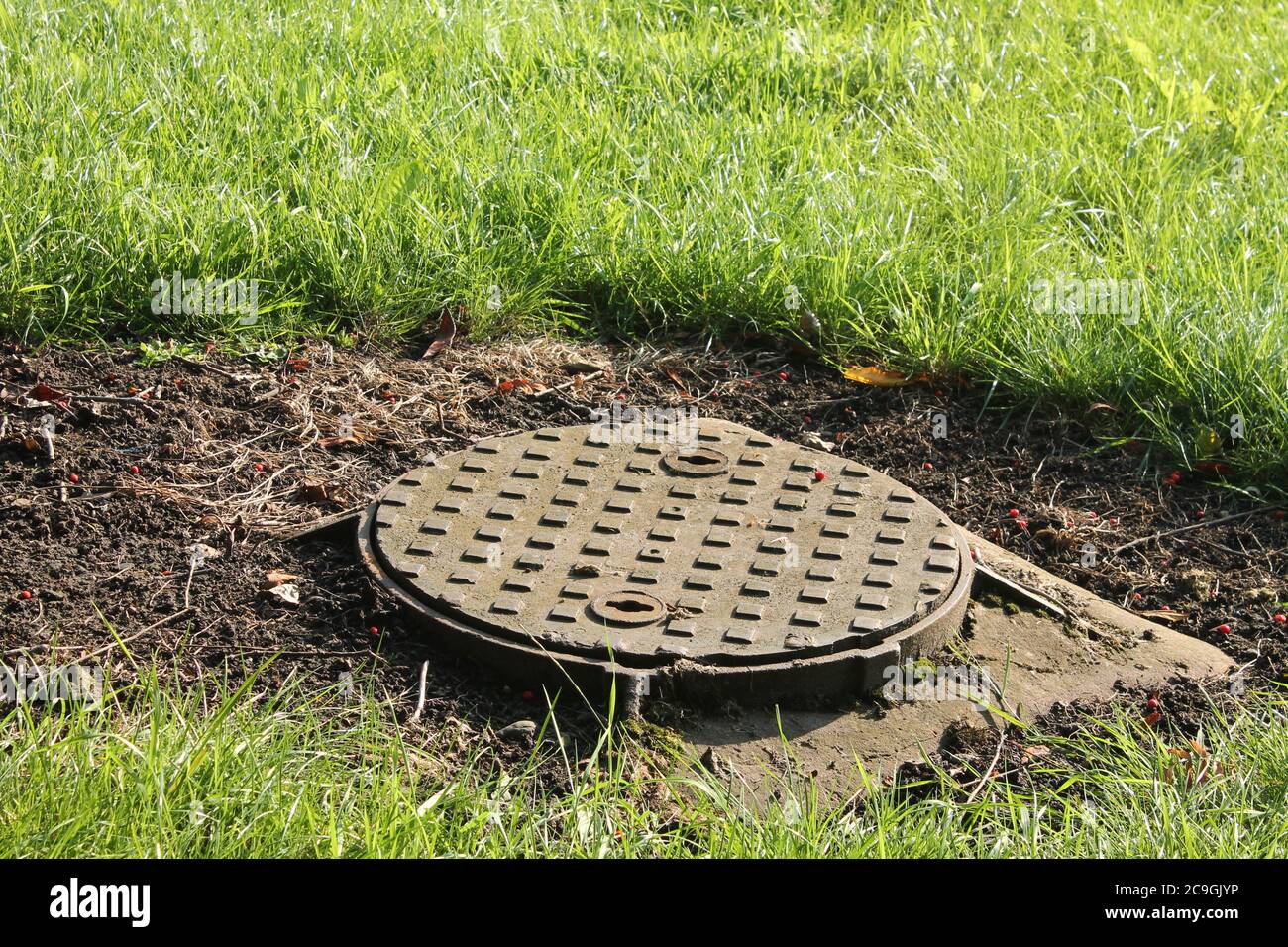 Manhole cover uk hi-res stock photography and images - Alamy