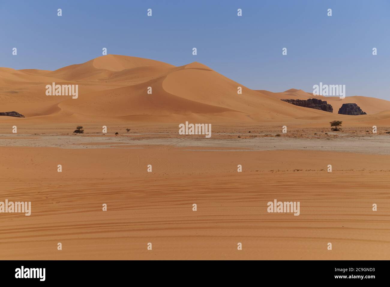 Tadrart rouge national park hi-res stock photography and images - Alamy