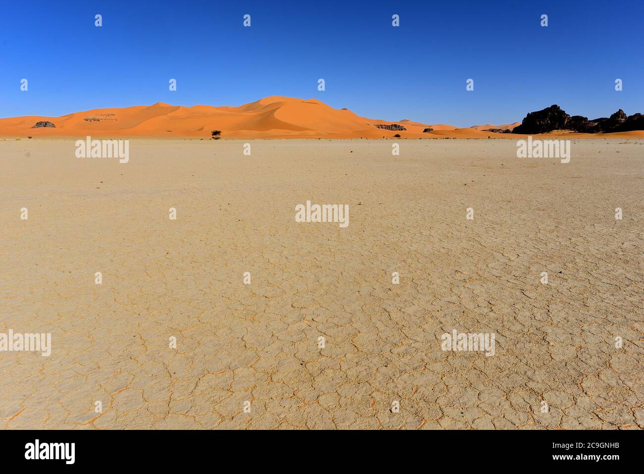 Tadrart rouge national park hi-res stock photography and images - Alamy