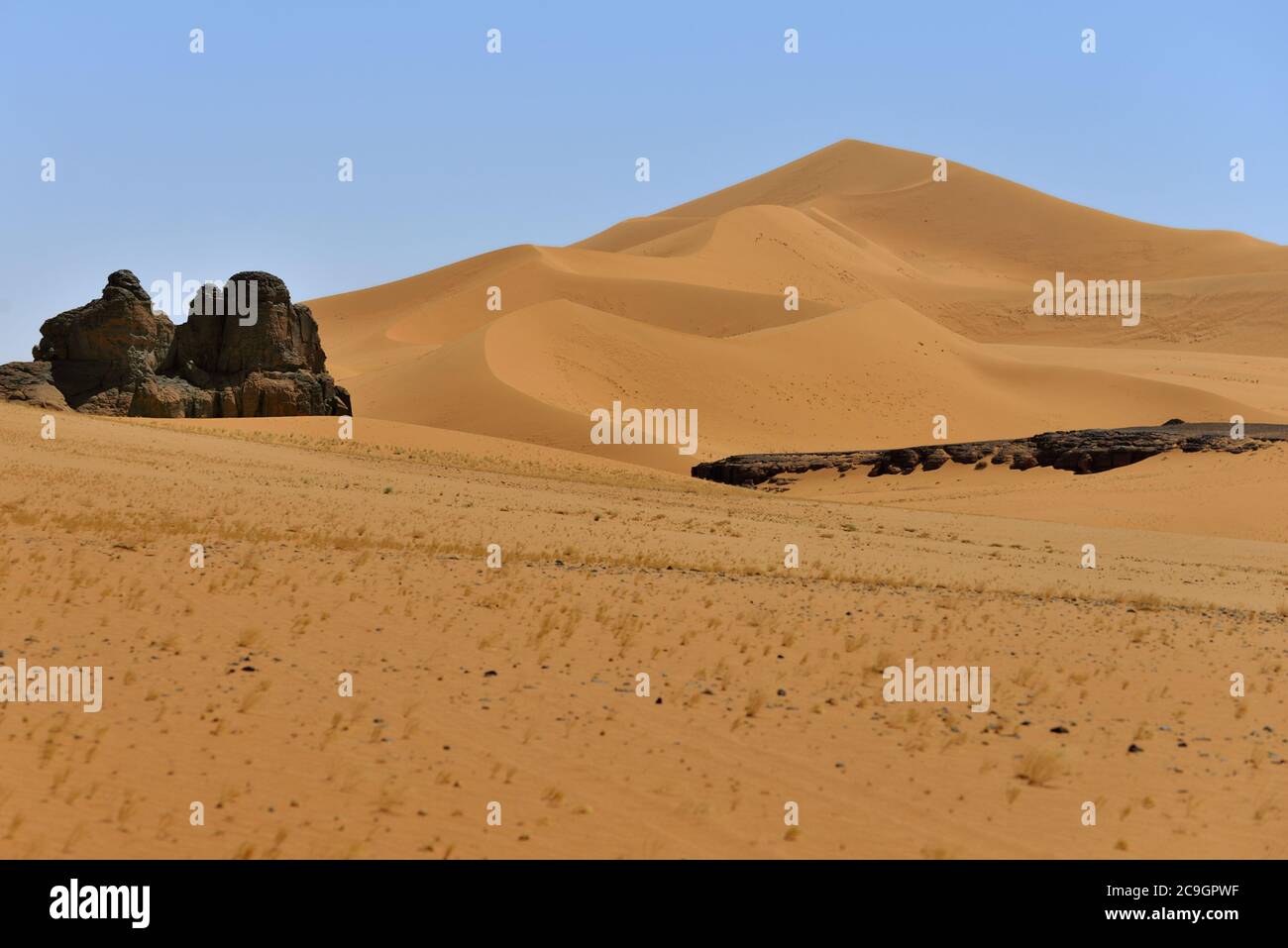 Tadrart rouge national park hi-res stock photography and images - Alamy