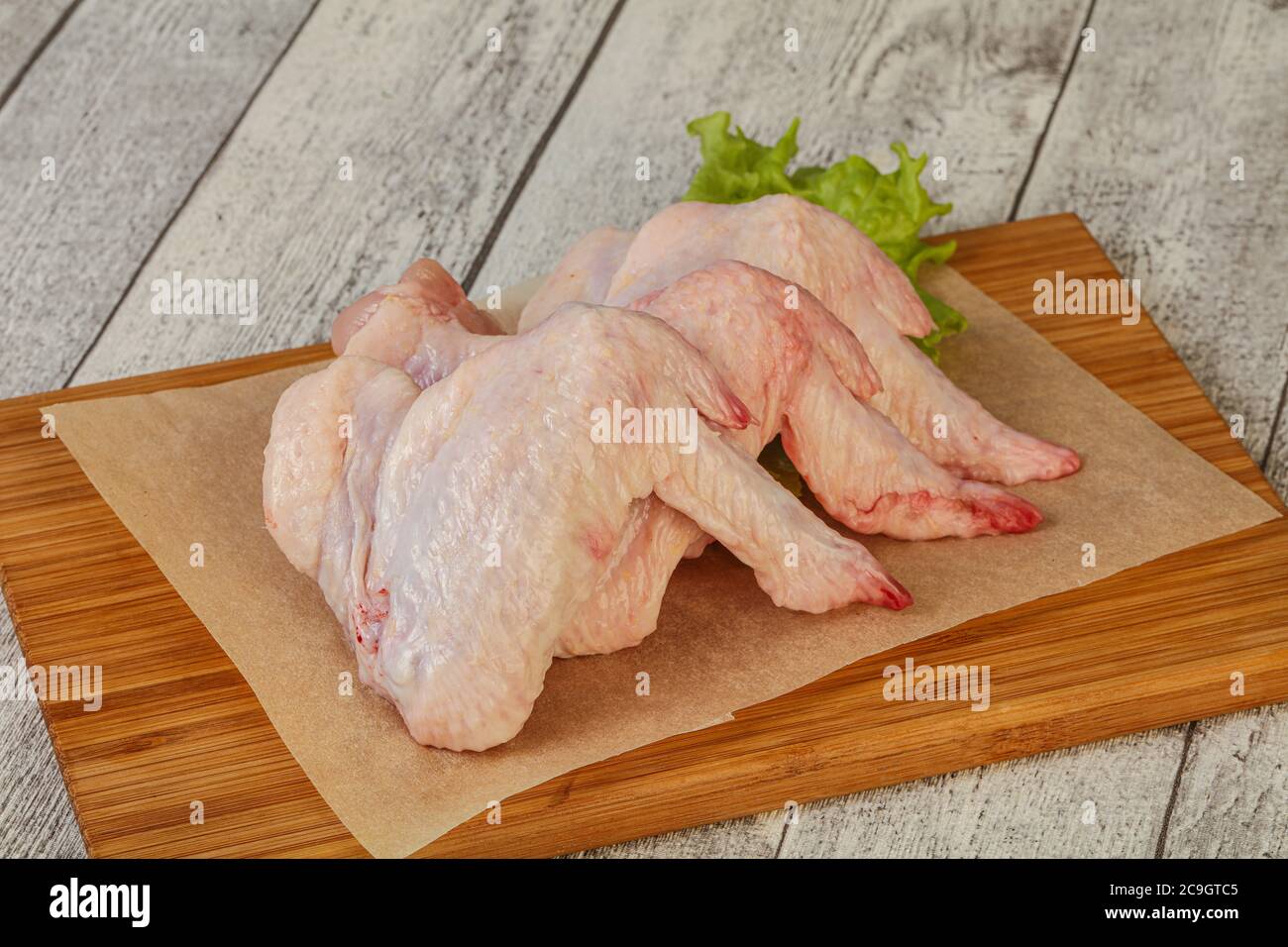 Raw chicken wings ready for cooking Stock Photo - Alamy