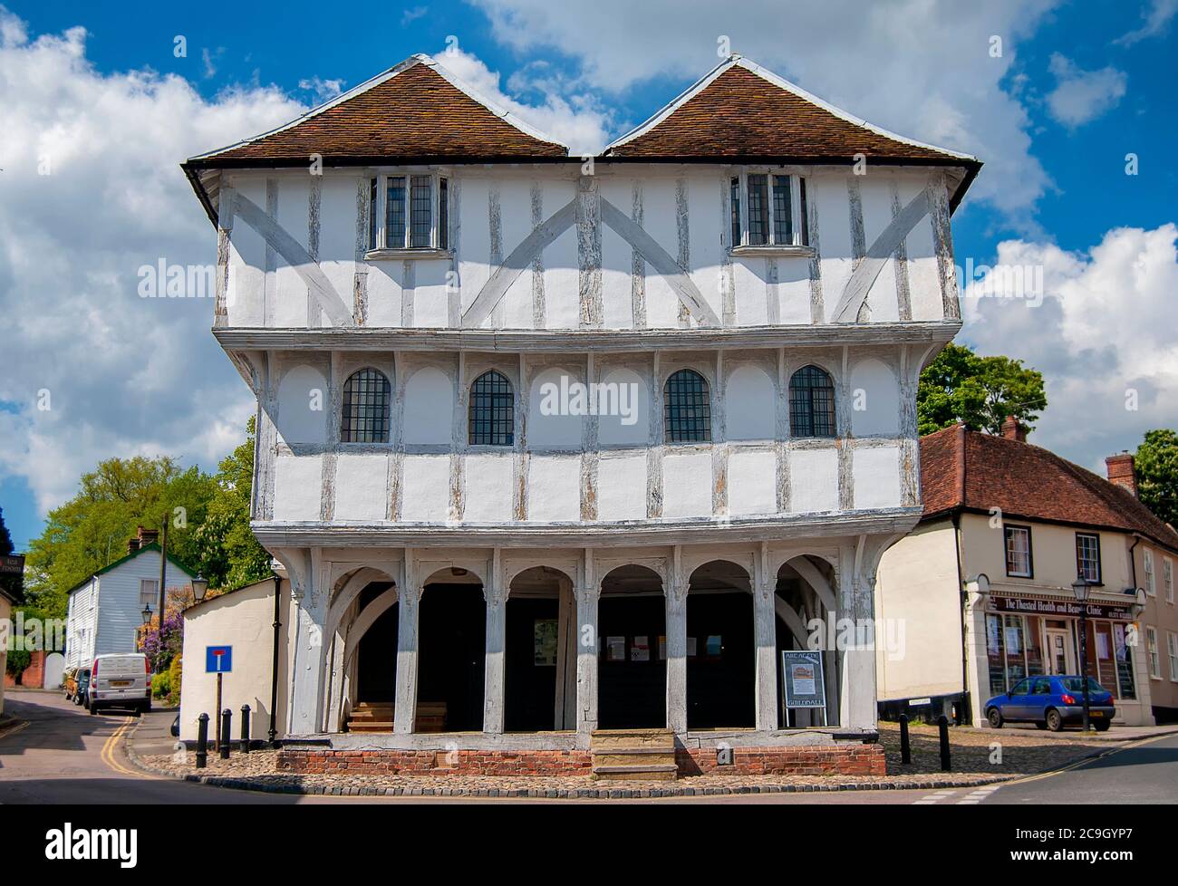 The medieval and tudor guildhall hi-res stock photography and images ...