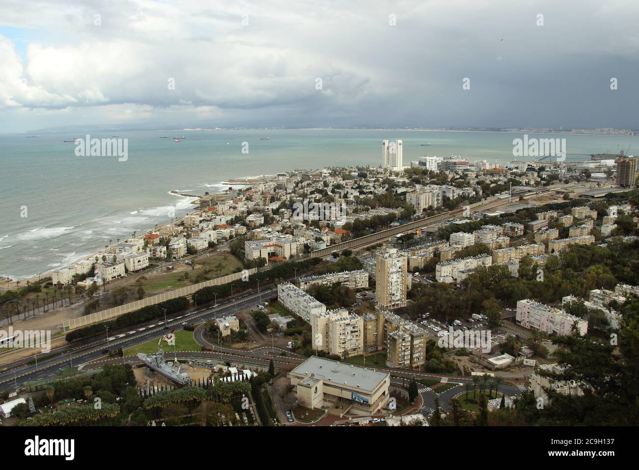 Haifa cityscape hi-res stock photography and images - Alamy