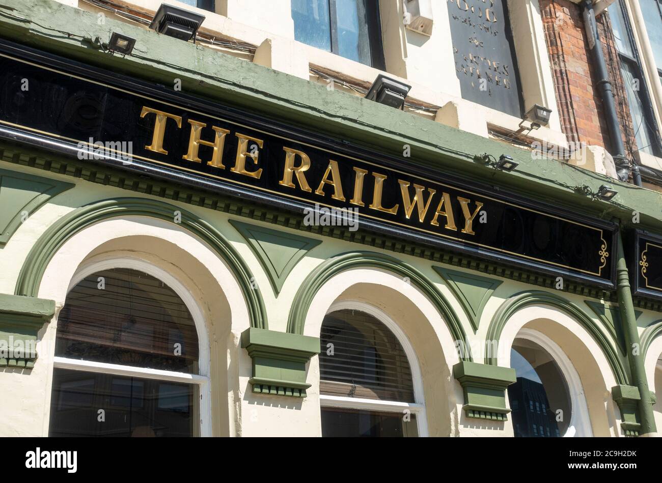 Pub sign railway hi-res stock photography and images - Alamy