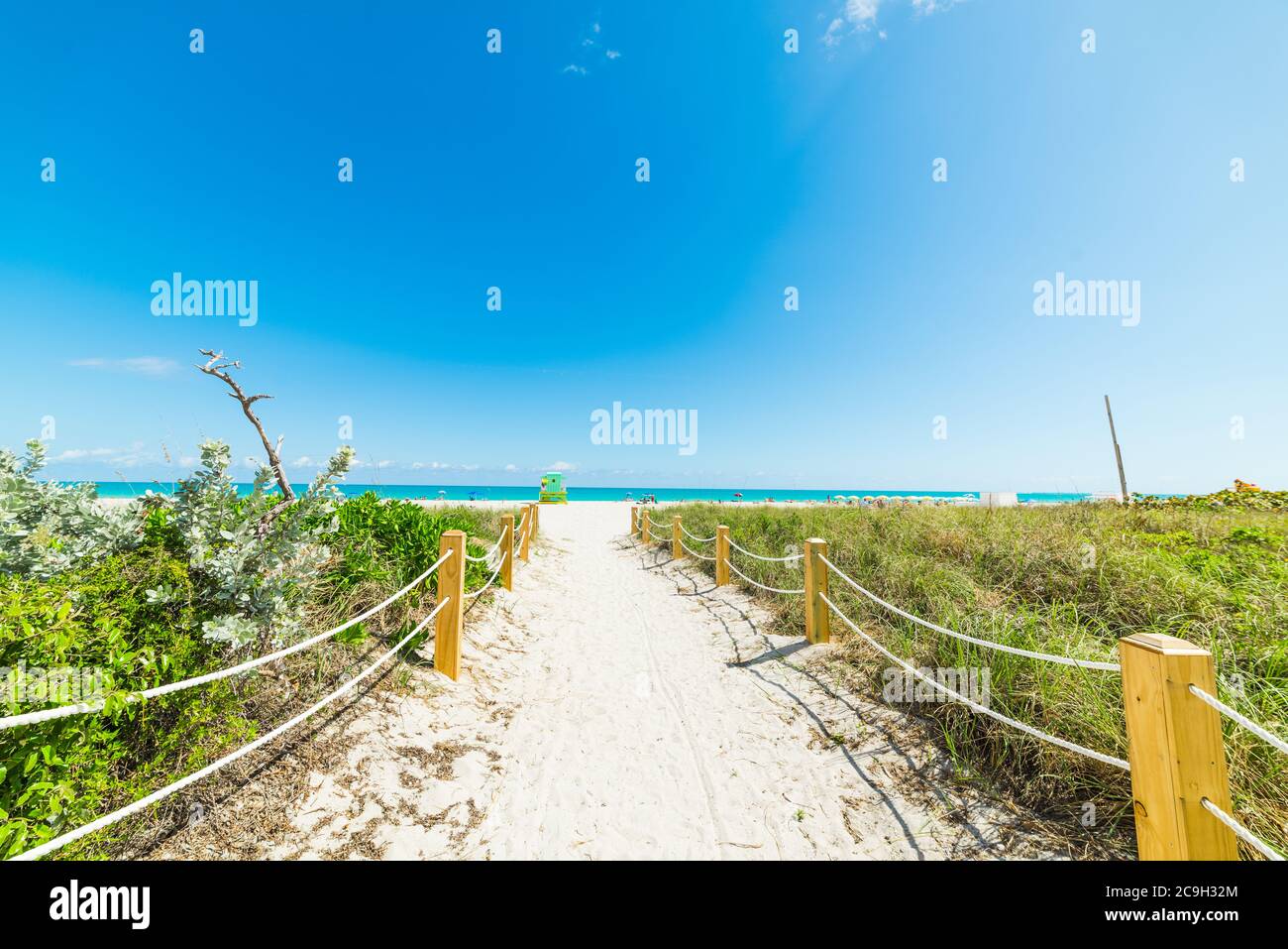 Entrance path in South Beach. Miami Beach, USA Stock Photo - Alamy