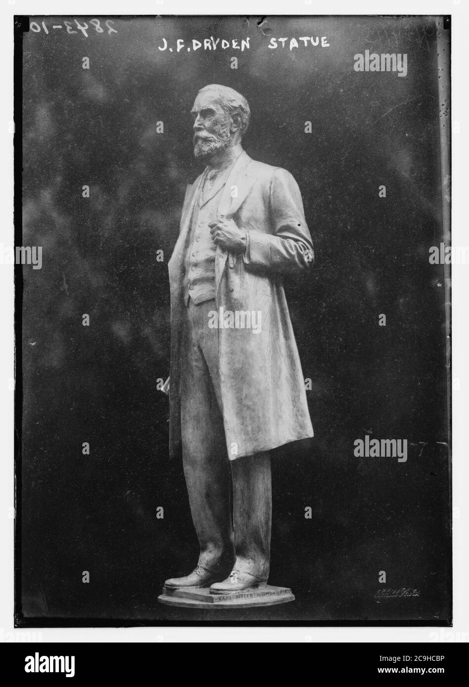 Dryden statue hi-res stock photography and images - Alamy