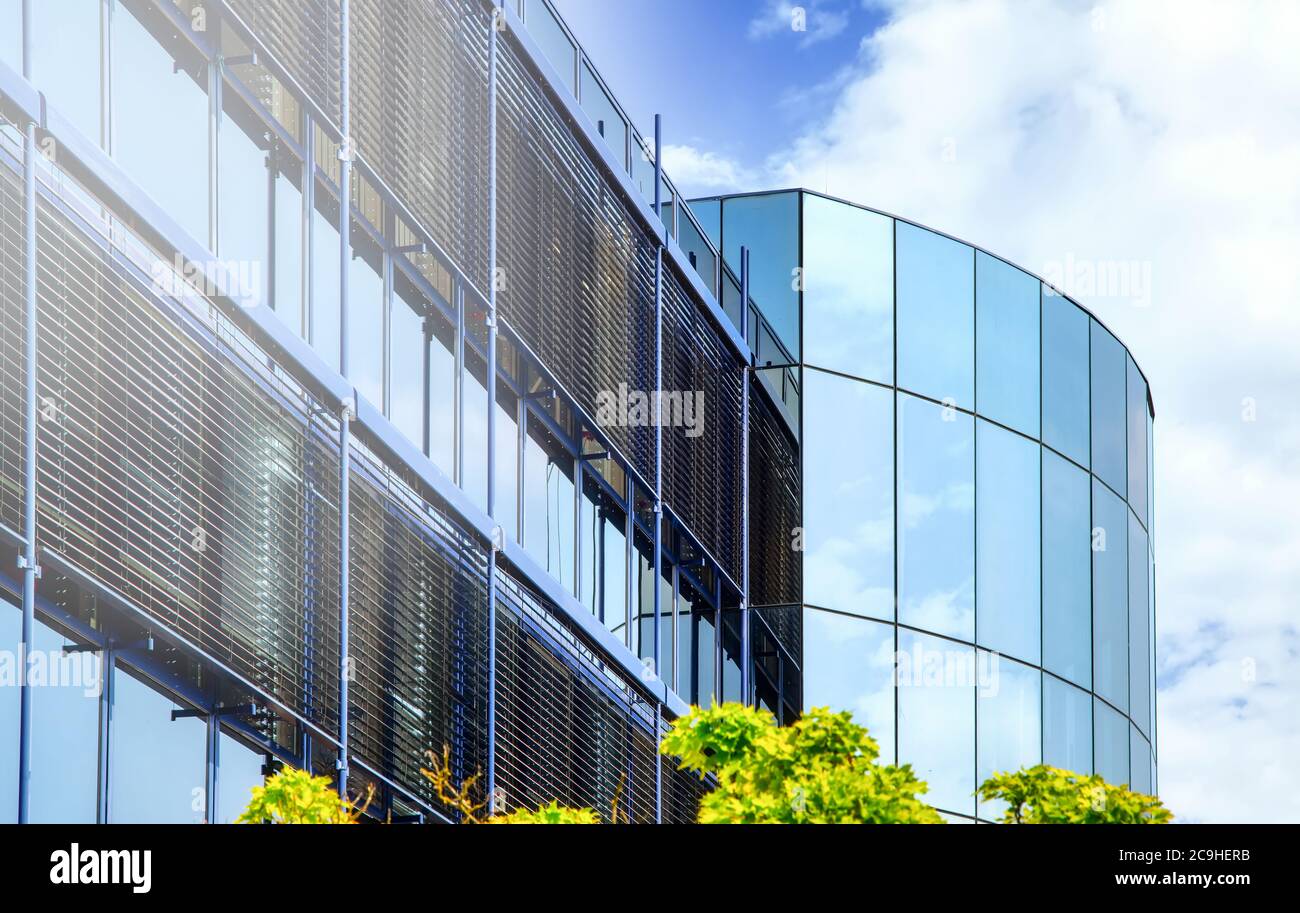 Glass facades hi-res stock photography and images - Alamy