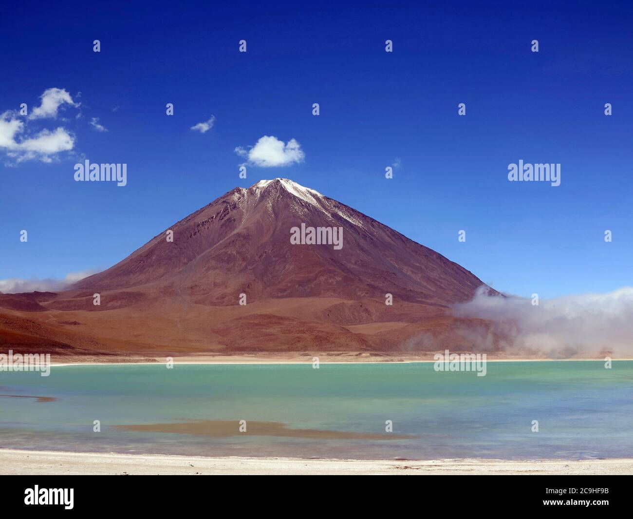 The Licancabur Volcano by the Laguna Verde( Green lake), Uyuni Salt ...