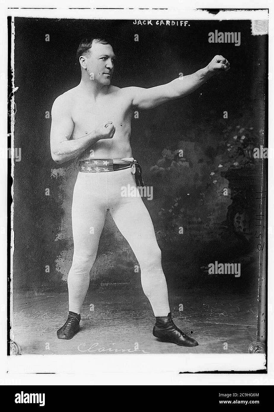 Historic architecture cardiff Black and White Stock Photos & Images - Alamy