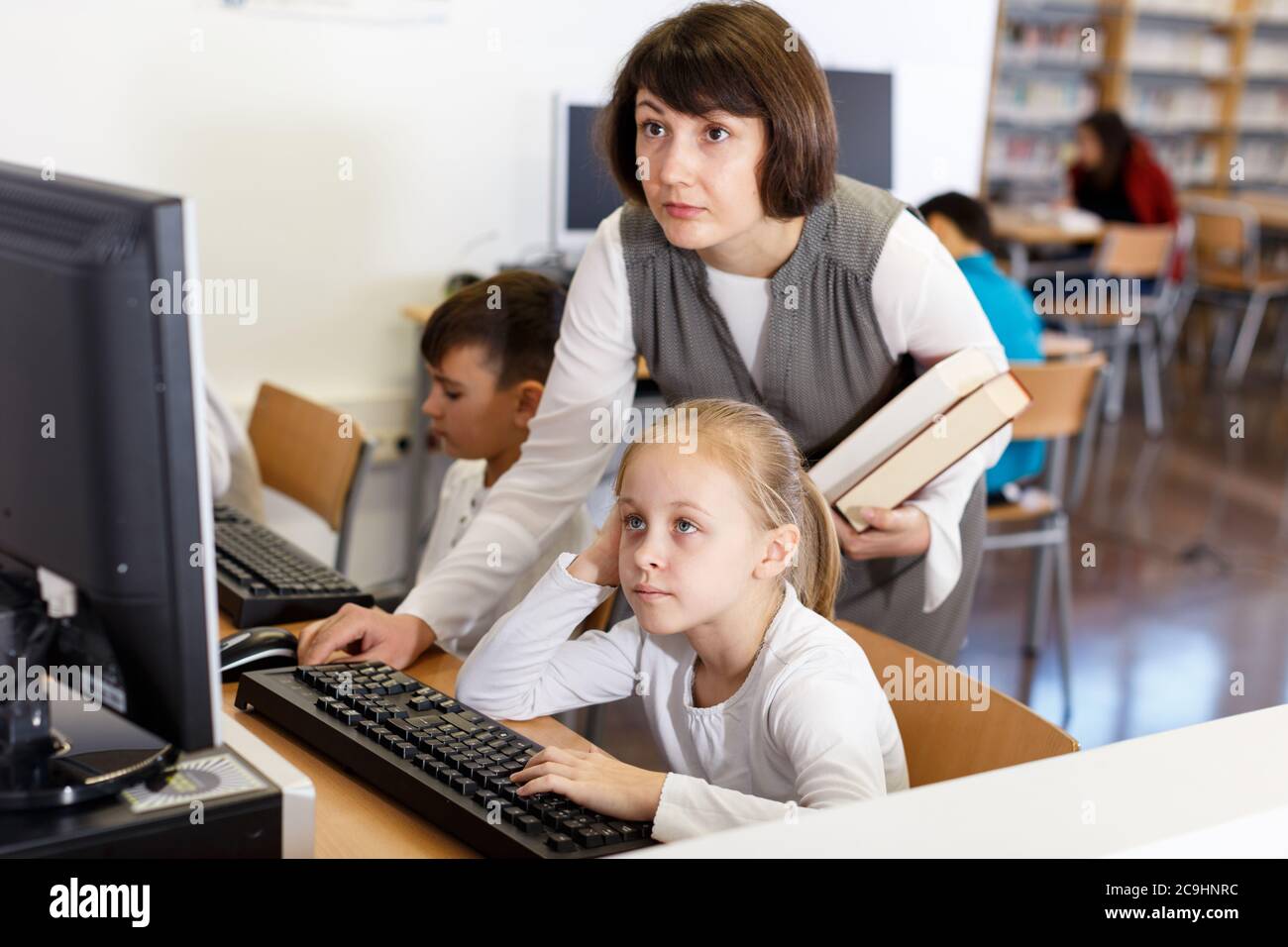 Classroom technology for engagement hi-res stock photography and images ...
