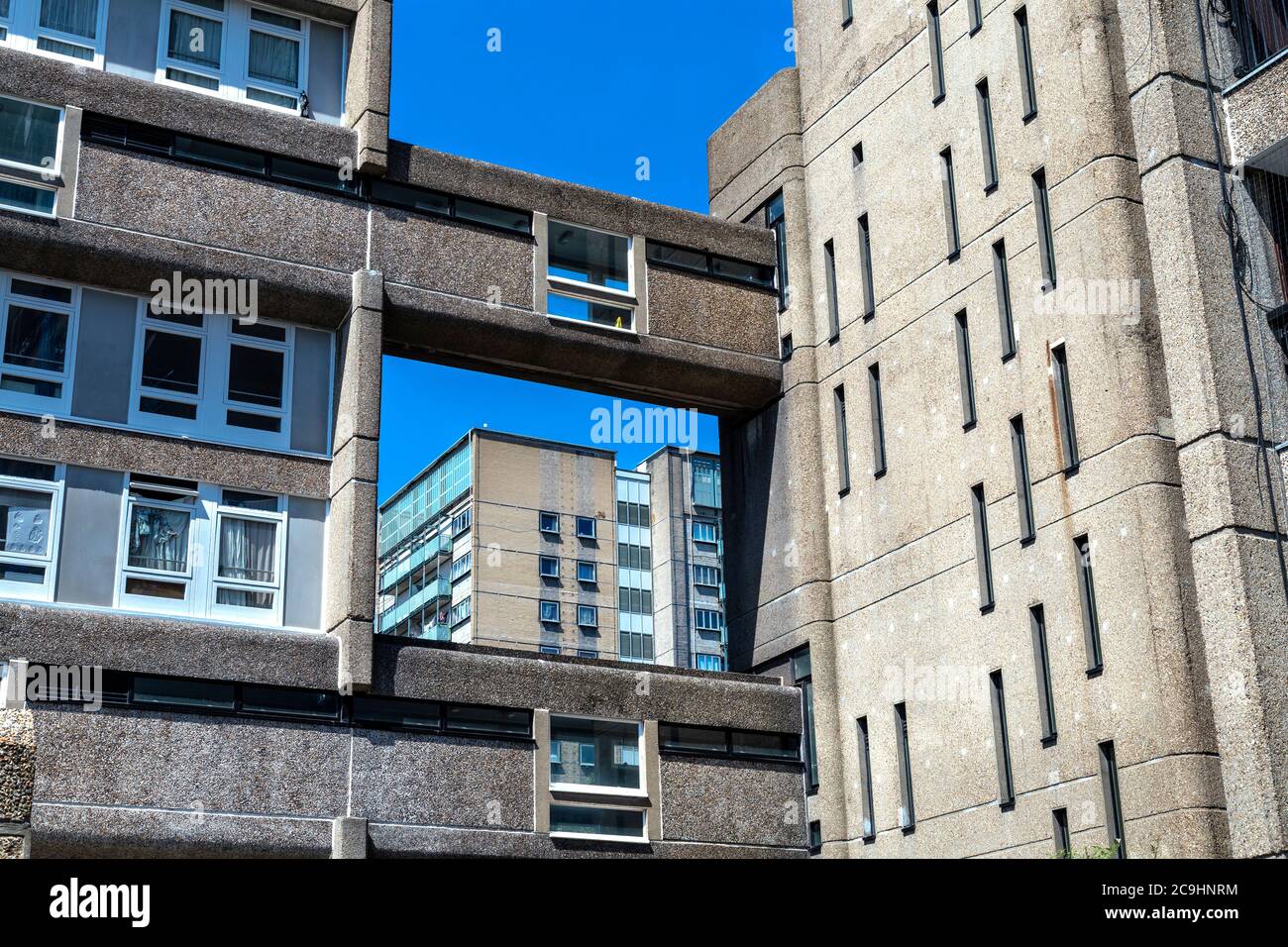 Brutalist style residential high-rise Trellick Tower by architect Ernő ...