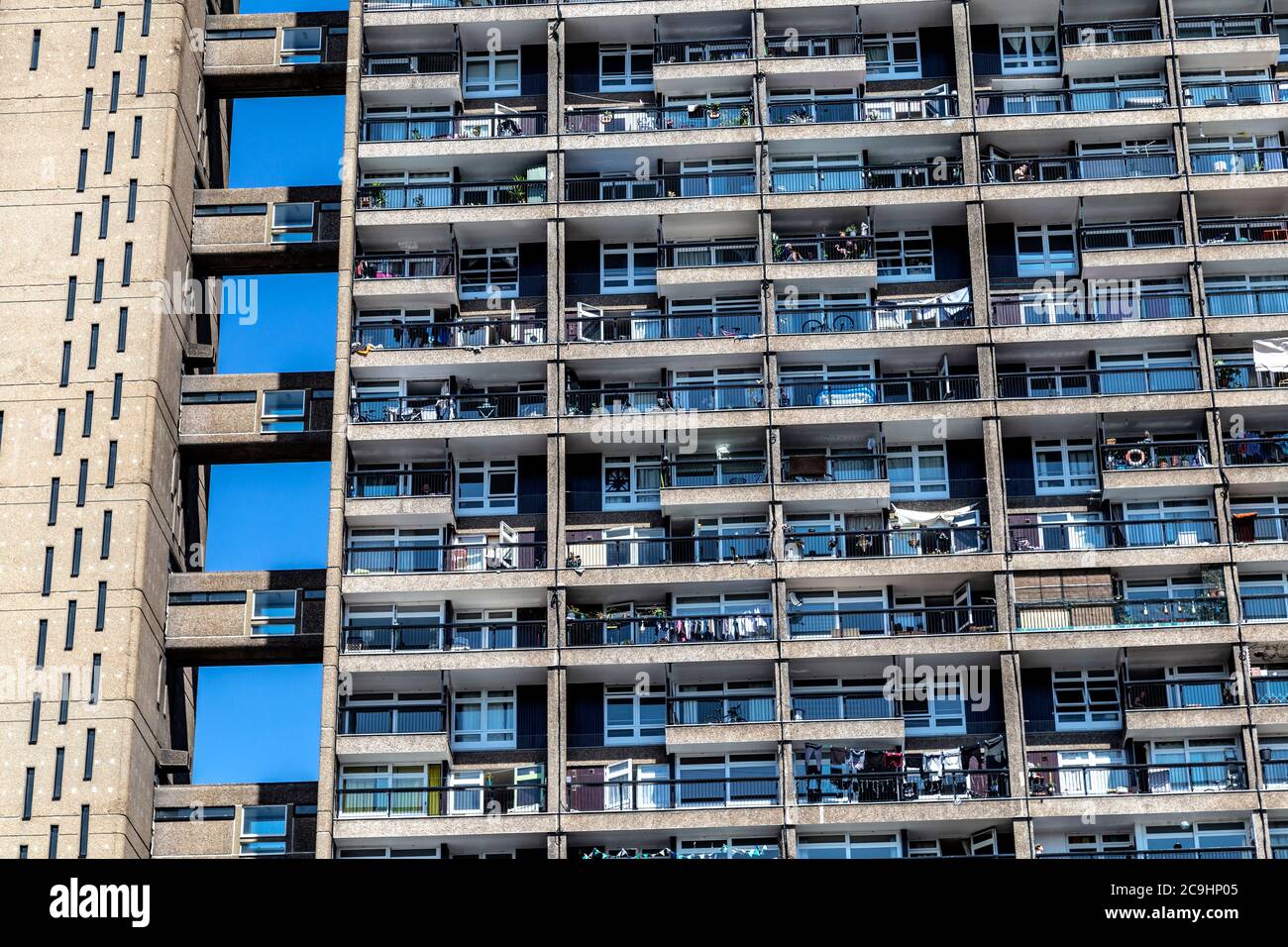High rise social housing hi-res stock photography and images - Alamy