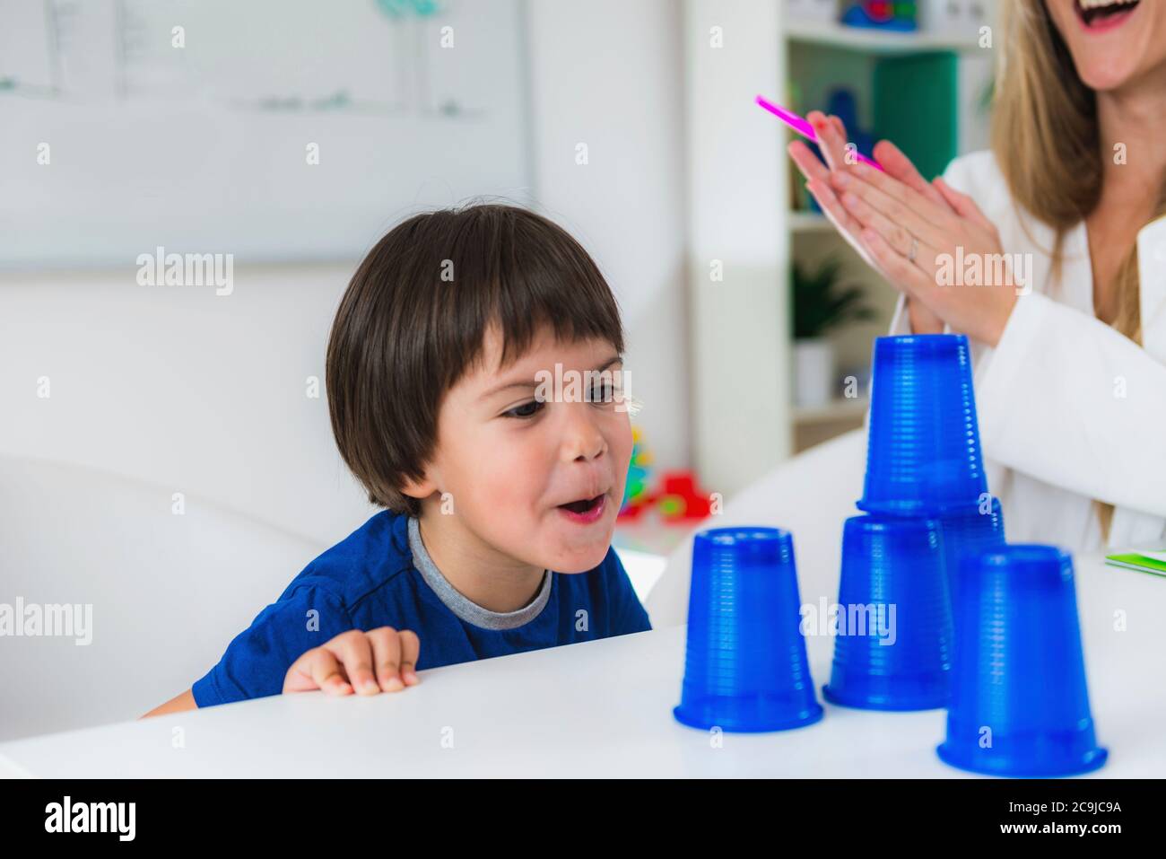 Intelligence test psychologist hi-res stock photography and images - Alamy