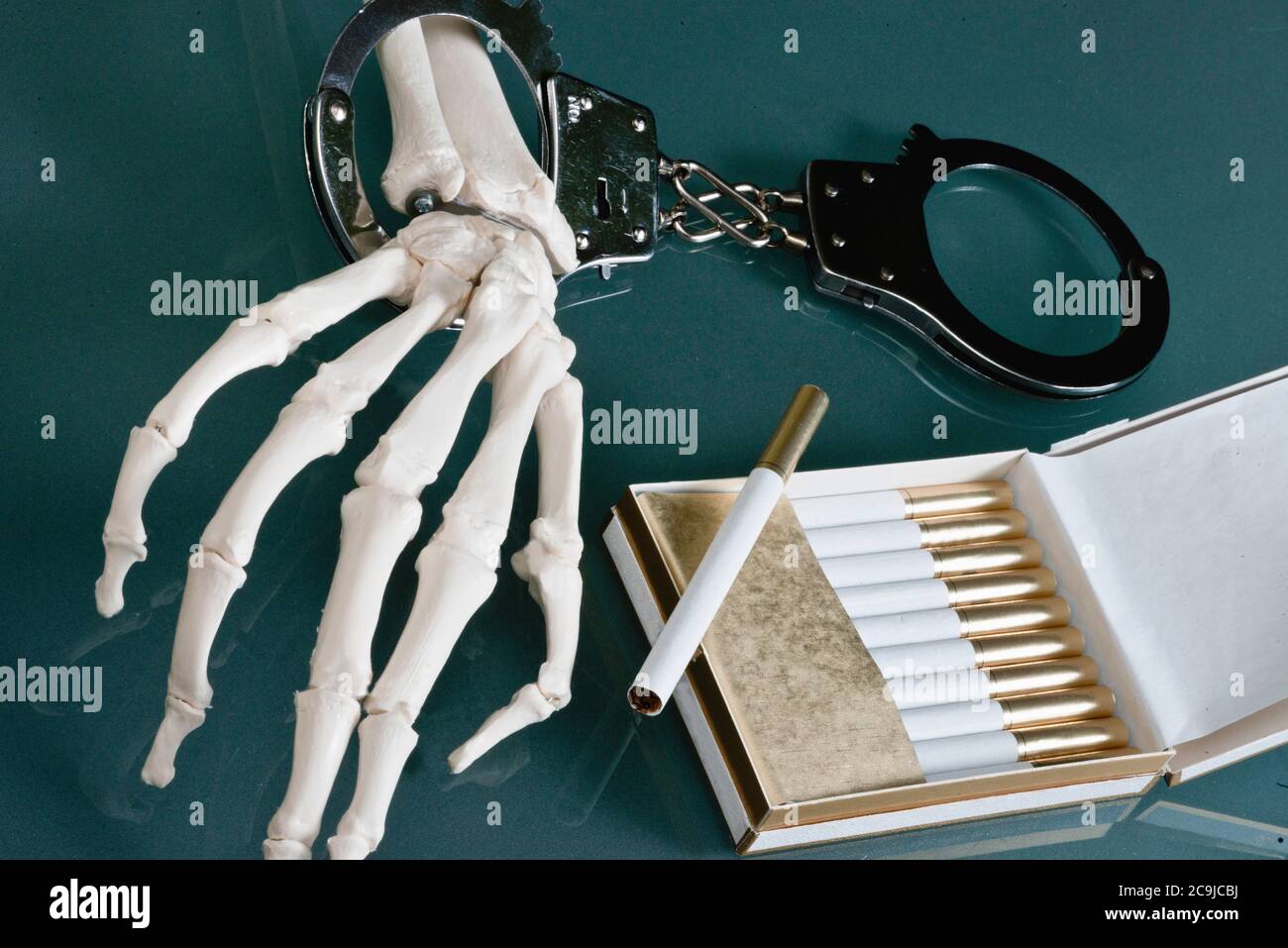 Cigarette addiction hi-res stock photography and images - Alamy