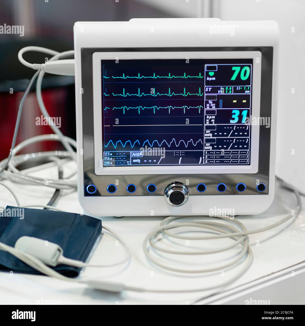 Vital signs monitor Stock Photo - Alamy