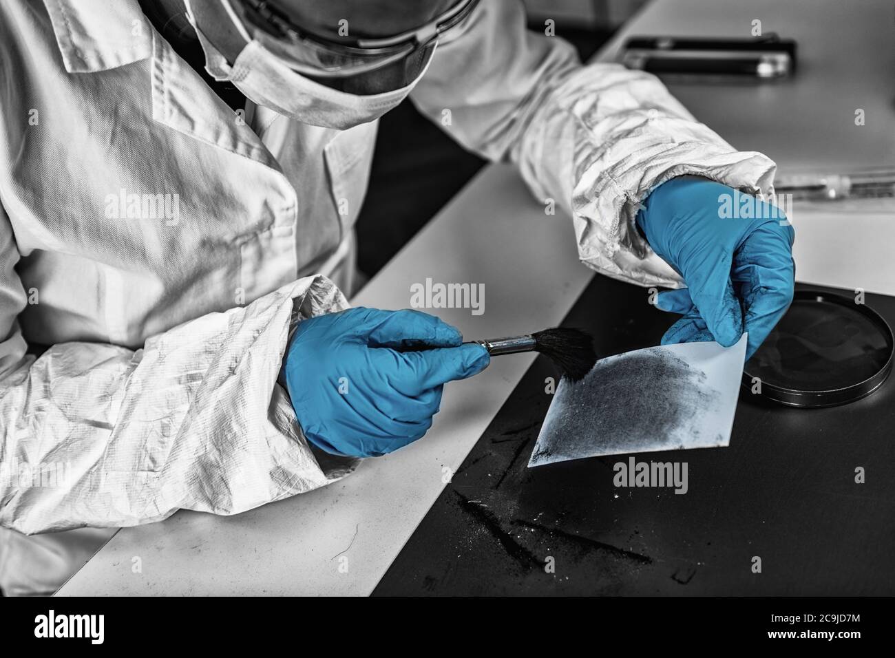 Forensic science investigator collecting fingerprints Stock Photo - Alamy
