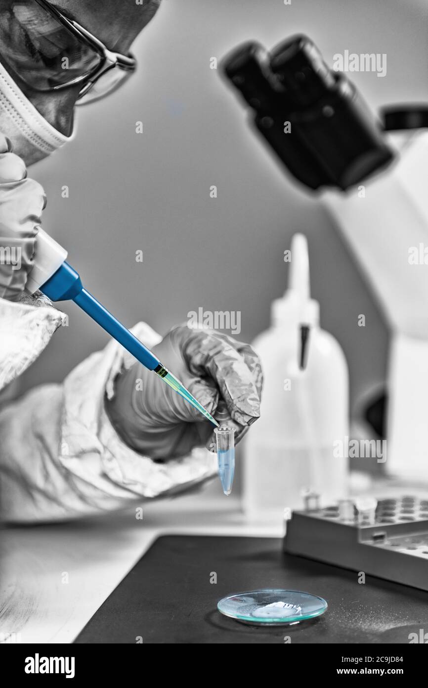 Crime scene analyst hi-res stock photography and images - Alamy