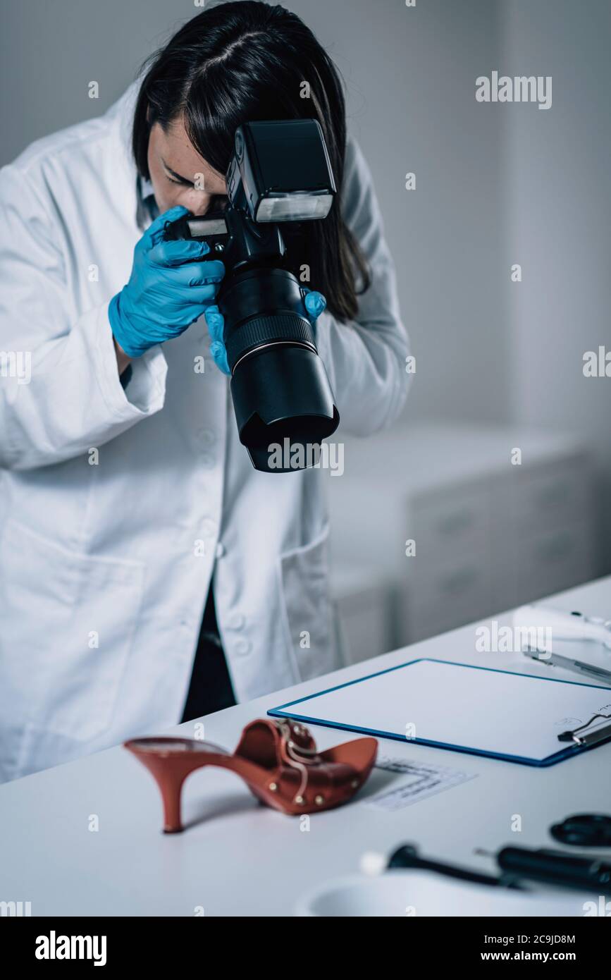 Crime scene evidence footprint hi-res stock photography and images - Alamy