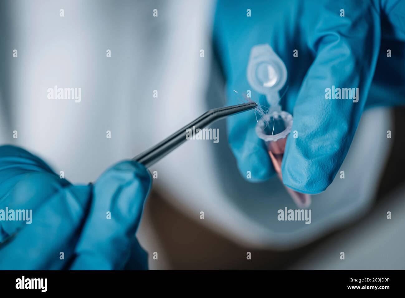 Forensics analysing dna hi-res stock photography and images - Alamy